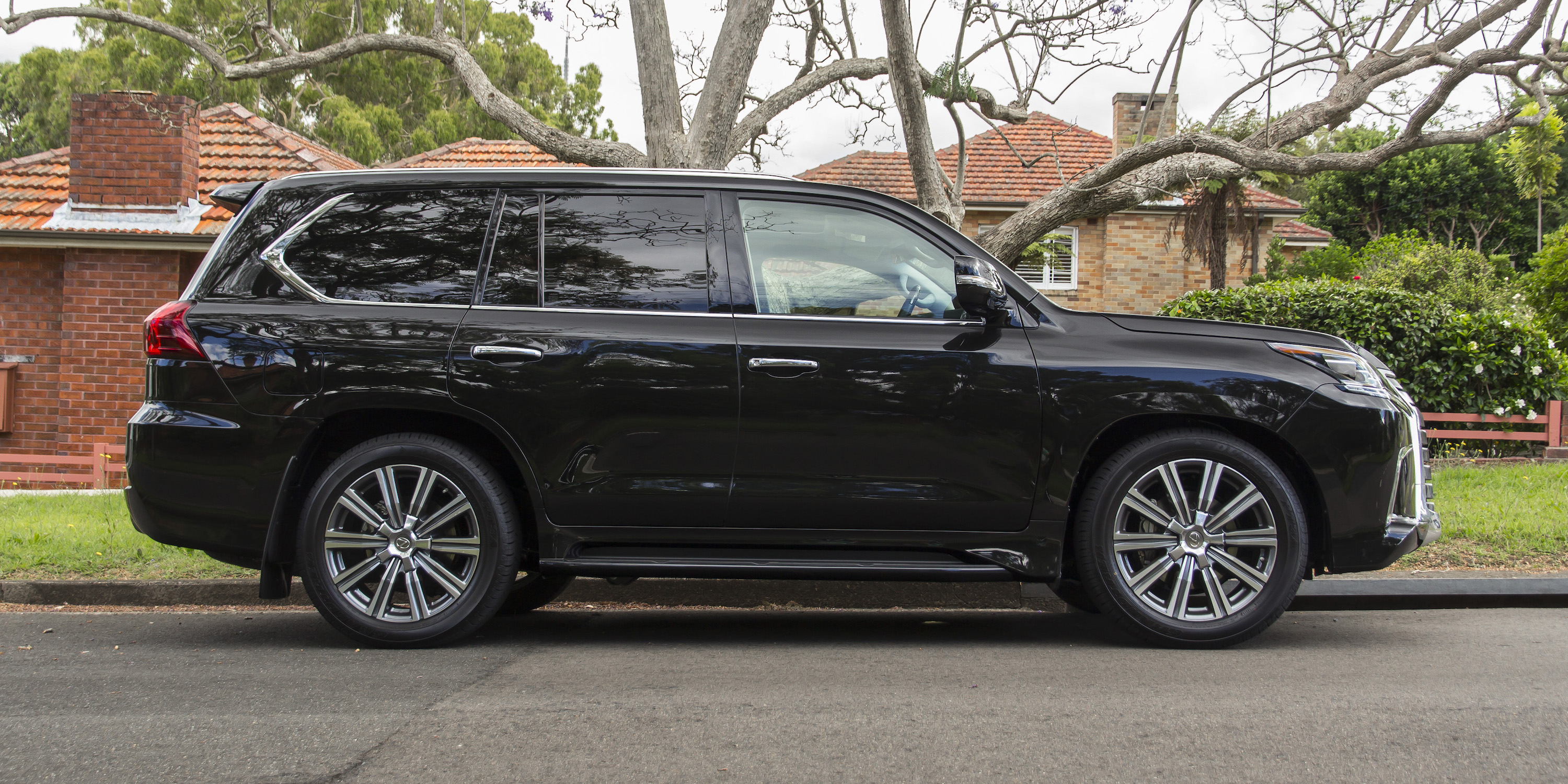 2016 Toyota Landcruiser 200 Series V 2016 Lexus Lx570 Photos 1 Of 99