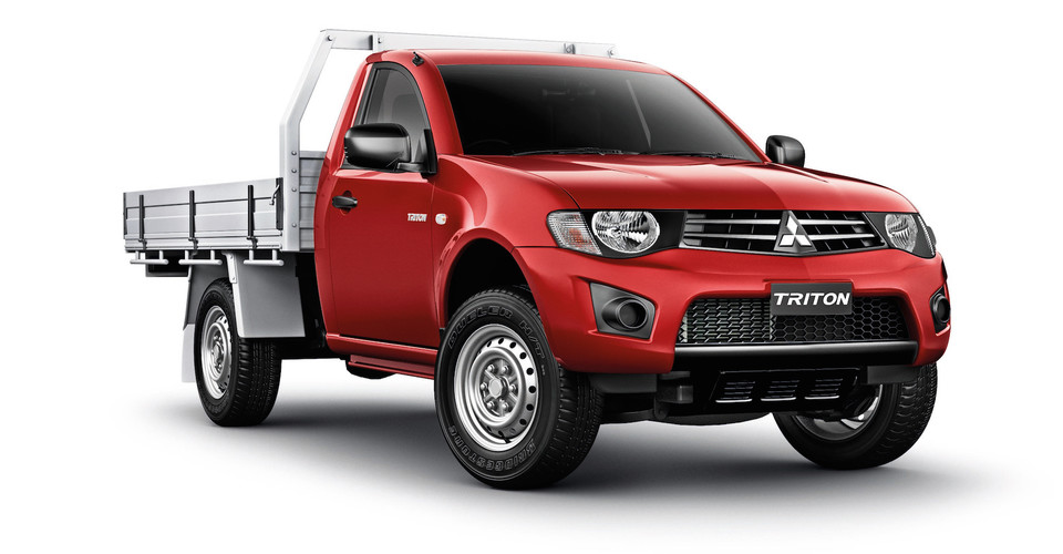Mitsubishi Triton : Outgoing model to be sold alongside new-generation ...