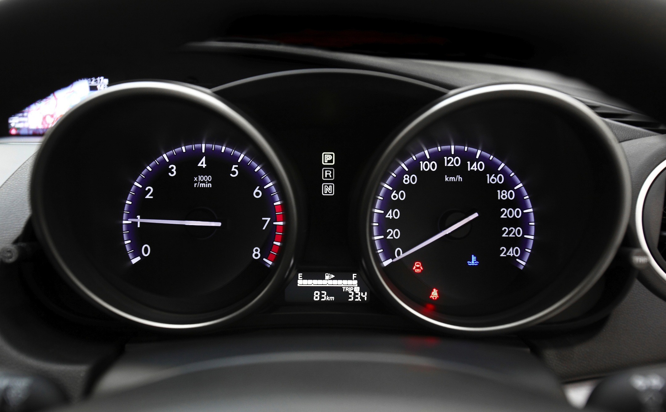 Can we just take a moment to appreciate the gorgeous gage cluster on ...