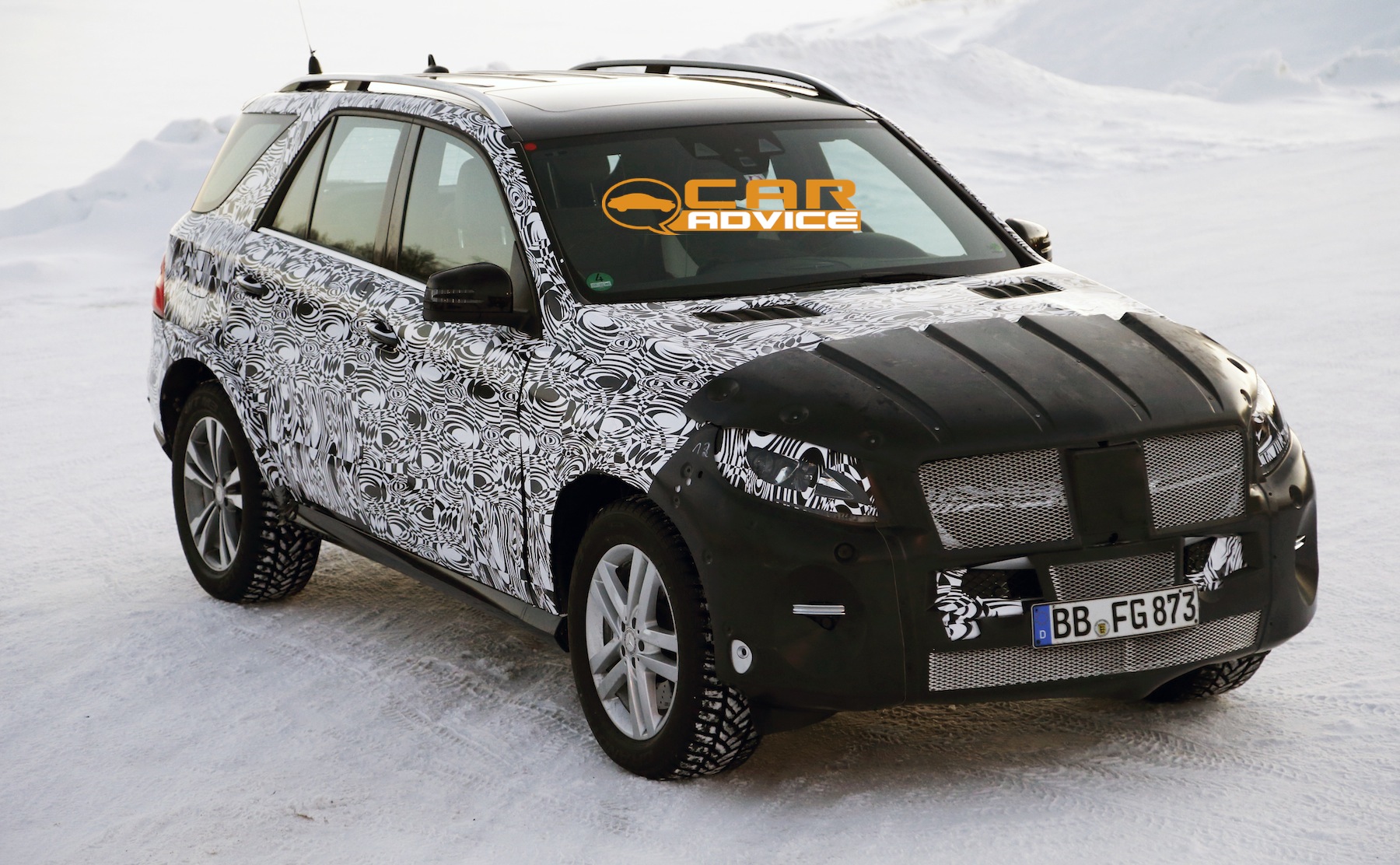 Mercedes-Benz ML-Class: facelifted large SUV spied - Photos (1 of 11)