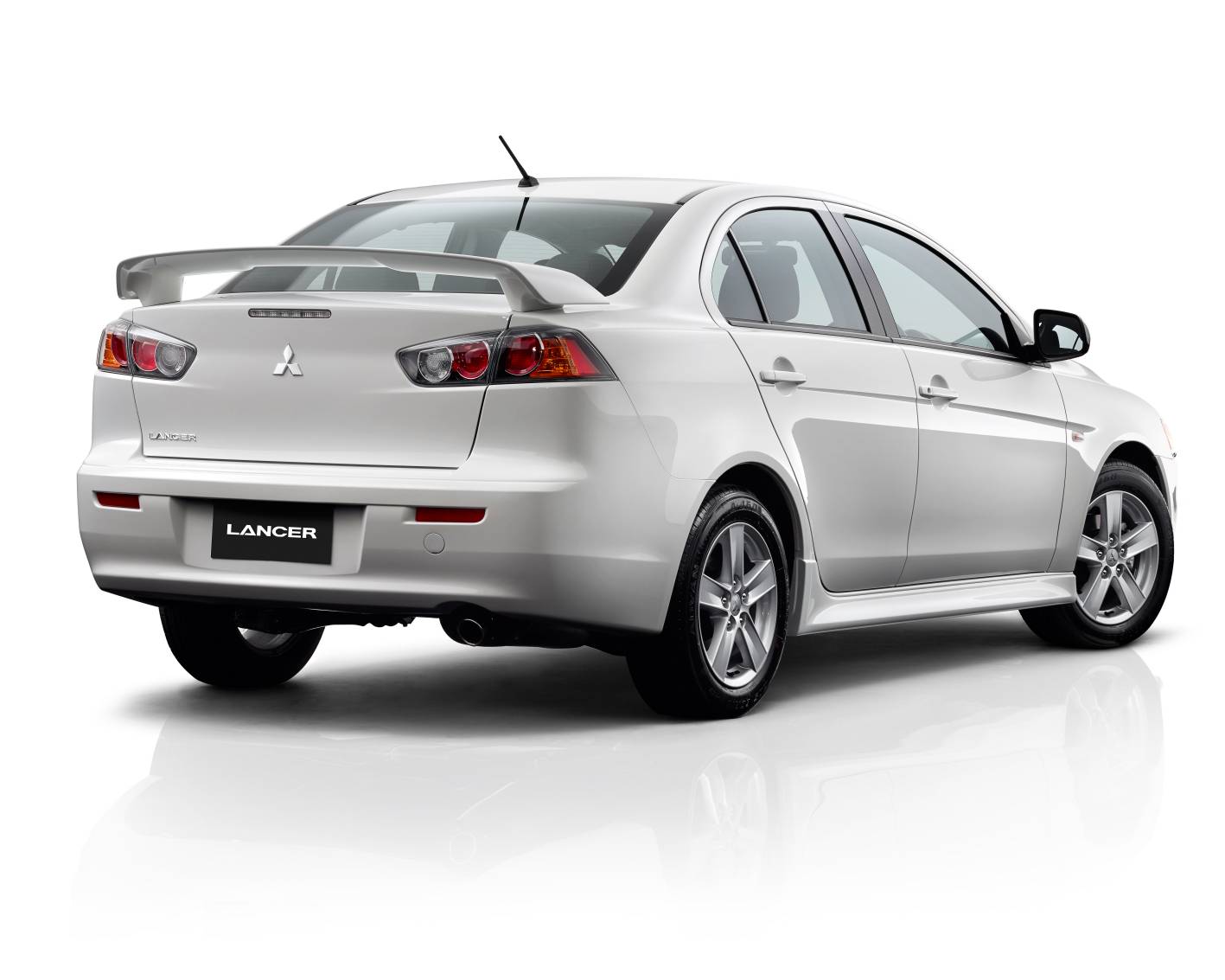 Mitsubishi Lancer sedan line-up altered for MY14.5 update - photos ...