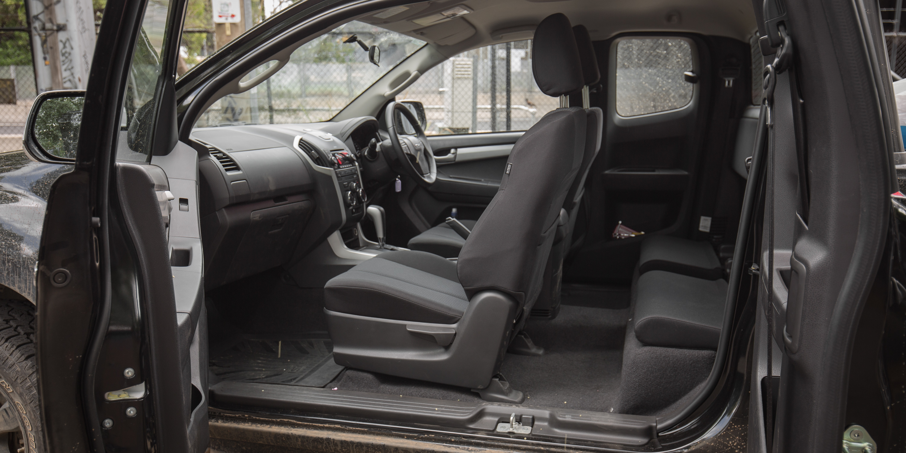 2016 Isuzu D-MAX LS-U Space Cab Review: Long-term report two - photos ...