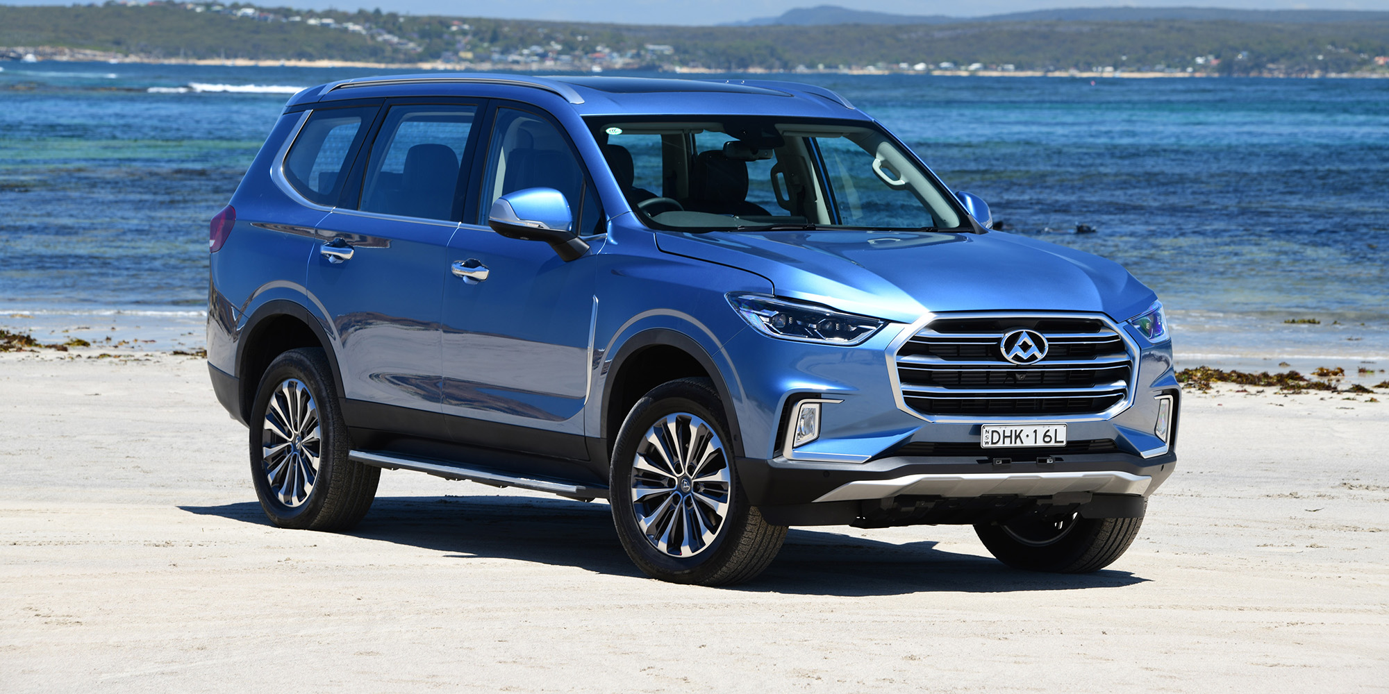 2017 LDV D90 pricing and specs - Photos (1 of 73)